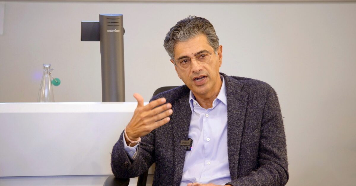 Ex-SoftBank CFO and President Alok Sama talks to Professor Florin ...